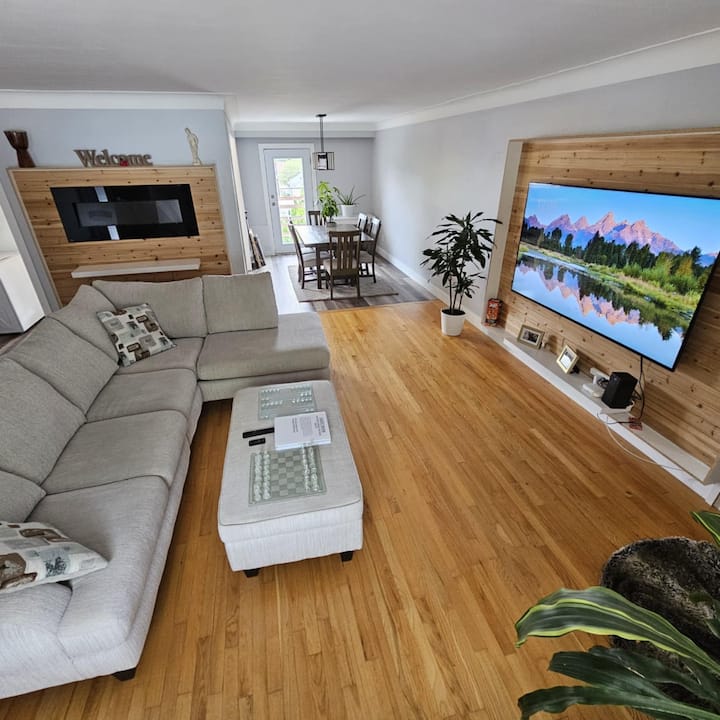 Rosedale 2 Bedroom Mountain Suite - カナダ ハミルトン