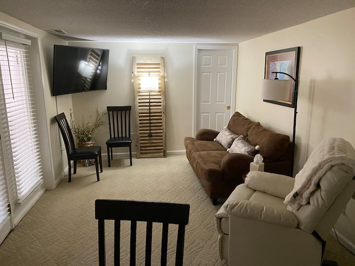 Centrally Located In Tellico Village-private Entry - Tellico Reservoir, TN