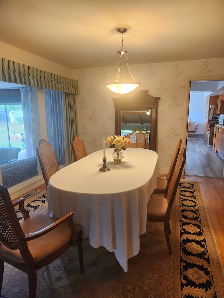 Discover Secret Quiet Arden Home - Sacramento, CA