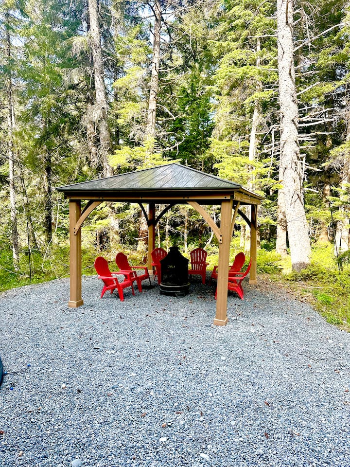 Elegant Girdwood Escape W/ Gazebo & Hot Tub – 17 - Anchorage, AK
