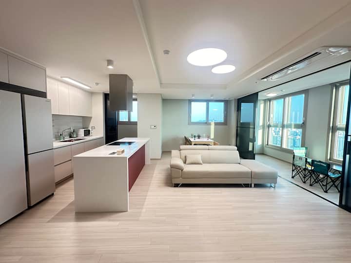 [인천의 아파트 ]
가족여행#확장형거실 #차이나타운#월미도#신포시장#상상플랫폼 - Incheon