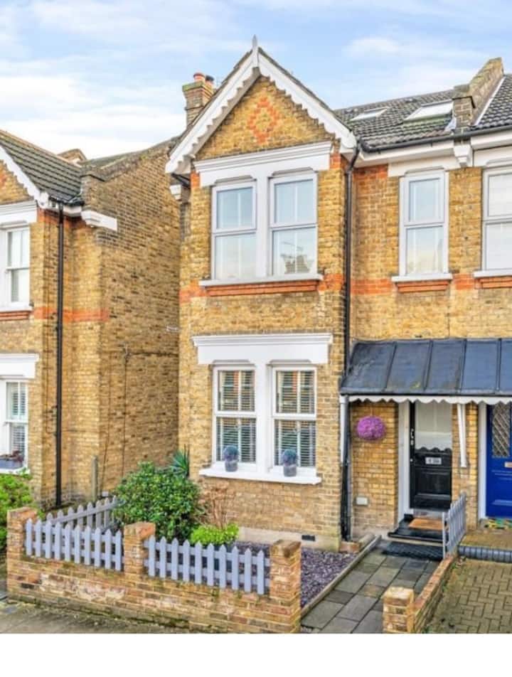 Enfield Town House - Chingford