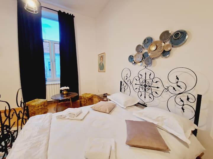 Historic 5* Apartment In The Main Plaza - Cluj-Napoca
