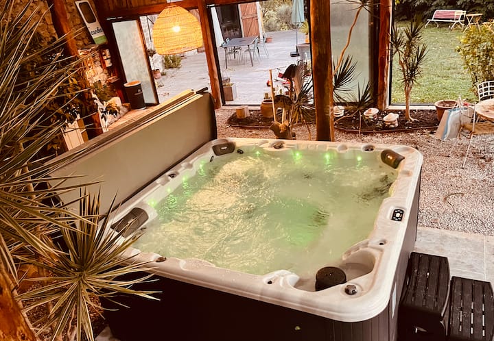 Cocon Romantique Avec Jacuzzi En Pleine Nature - Miramas