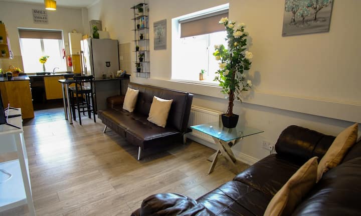 The Dock, 4 Beds Sleeps 5 Long Stay Discount - South Shields