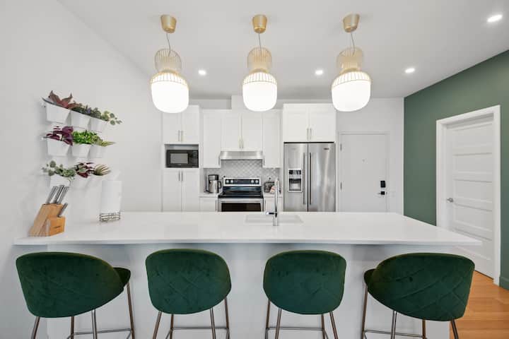 Spacious 3br + Parking + 2 Balconies - Quebec City