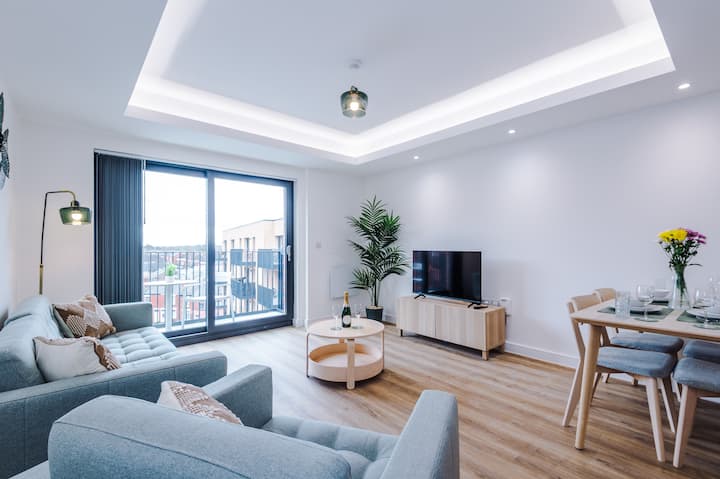 Spacious Duplex Apartment With City Views - Manchester