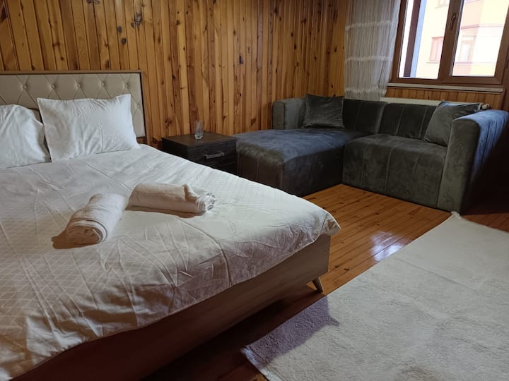 ŞEhir Merkezinde Ekonomik Teraslı Ev - Sürmene