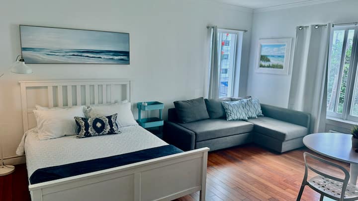 360 Sqft Studio At The Heart Of Miami Beach - Miami Beach, FL