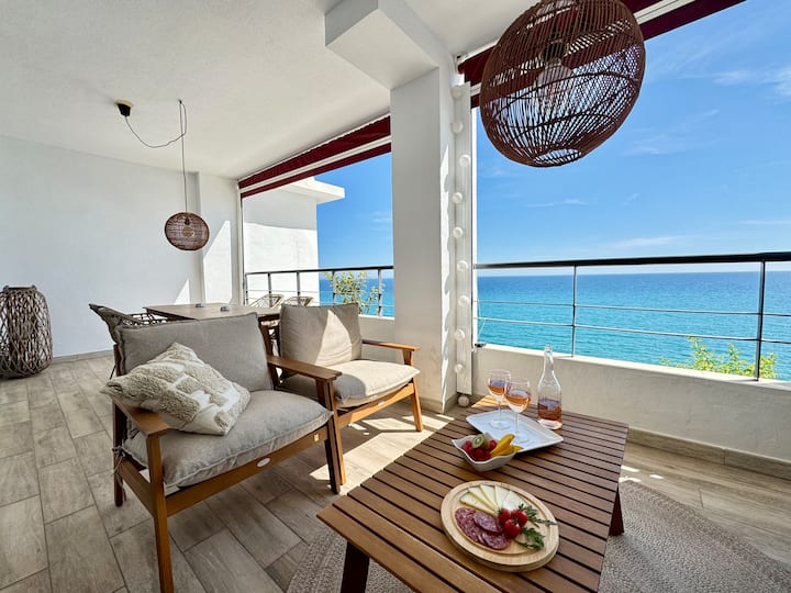 Beachfront Paradise: Terraza & Piscina Perfecta - Benalmádena