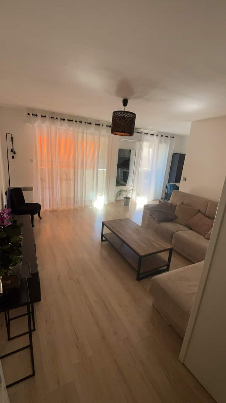 T2 Proche Av Du Prado Idéalement Situé - Marseille