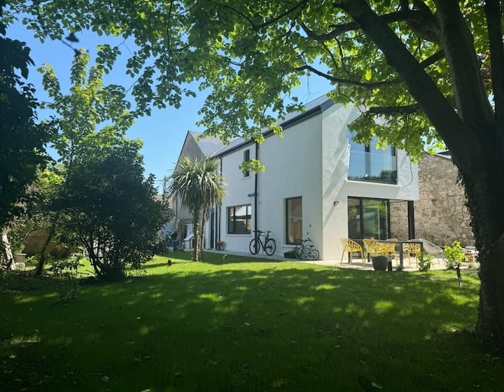 Renovated 1770 City Home With Beautiful Garden - Galway