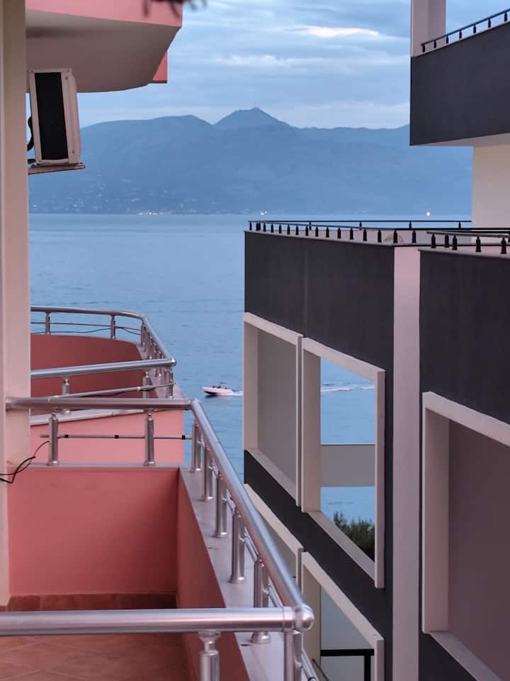Eazybeach Saranda Big Apartment - Saranda
