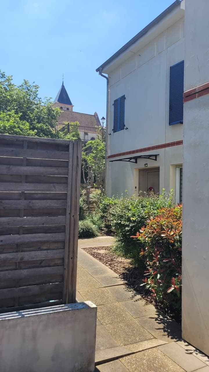 Maison Au Coeur D'un Village! - Poissy
