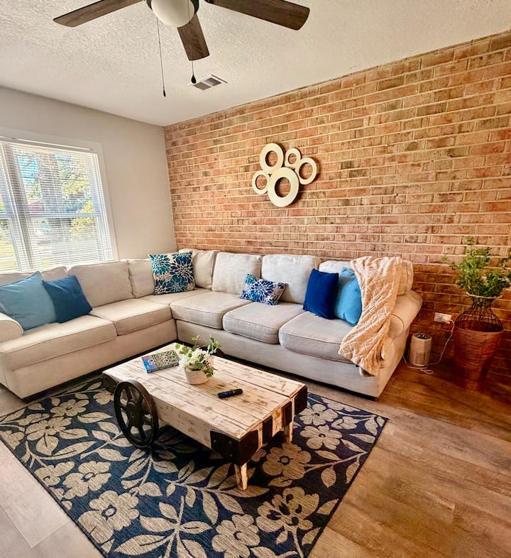 Modern 2 Bdrm Home W/firepit, Game Console, Bikes - Chesapeake, VA