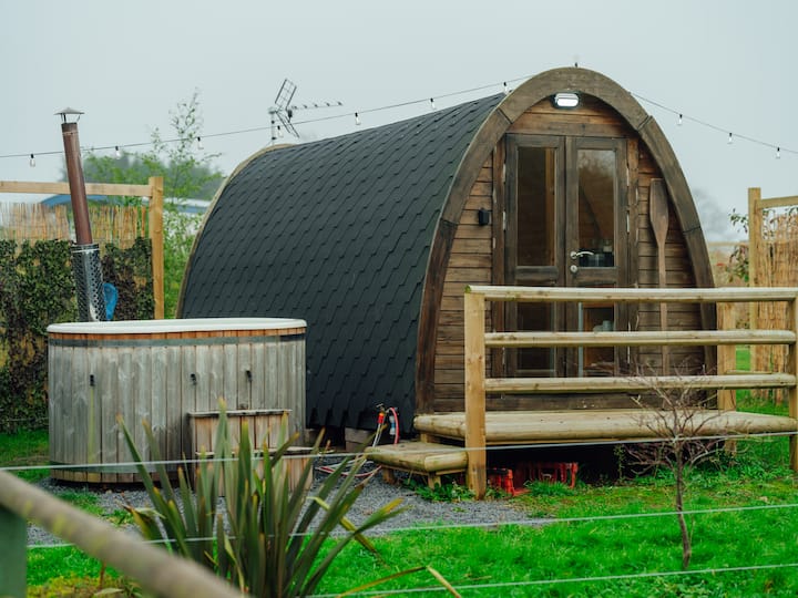 Sunset Retreats Ice Viking - Worcester, UK