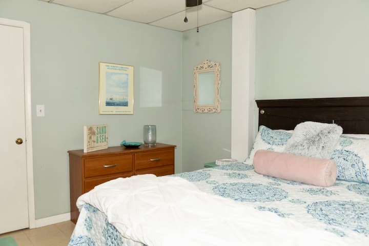 10-20%off
1pmcheck In
Pet Friendly
Surf Fishing - Emerald Isle, NC