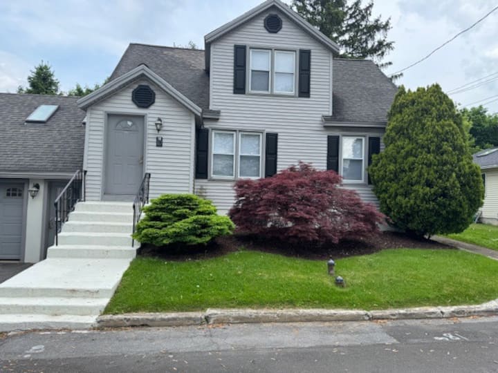 Remodeled Furnished Apartment! - Syracuse, NY