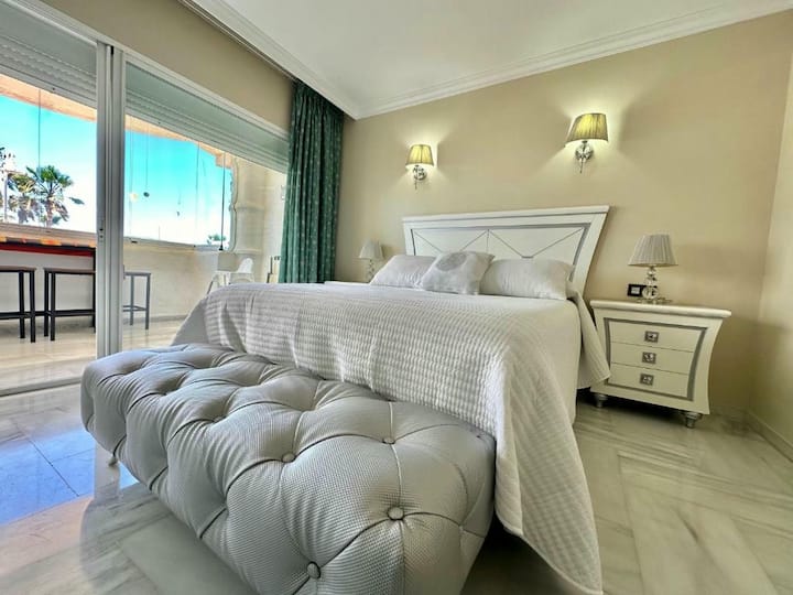 Beachfront Apartment With Pool And Terrace - Benalmádena
