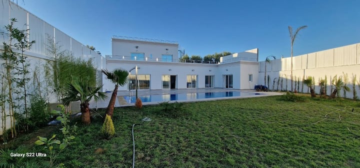 " Villa Fares 2 " Piscine +Jacuzzi & Trampoline - Asilah