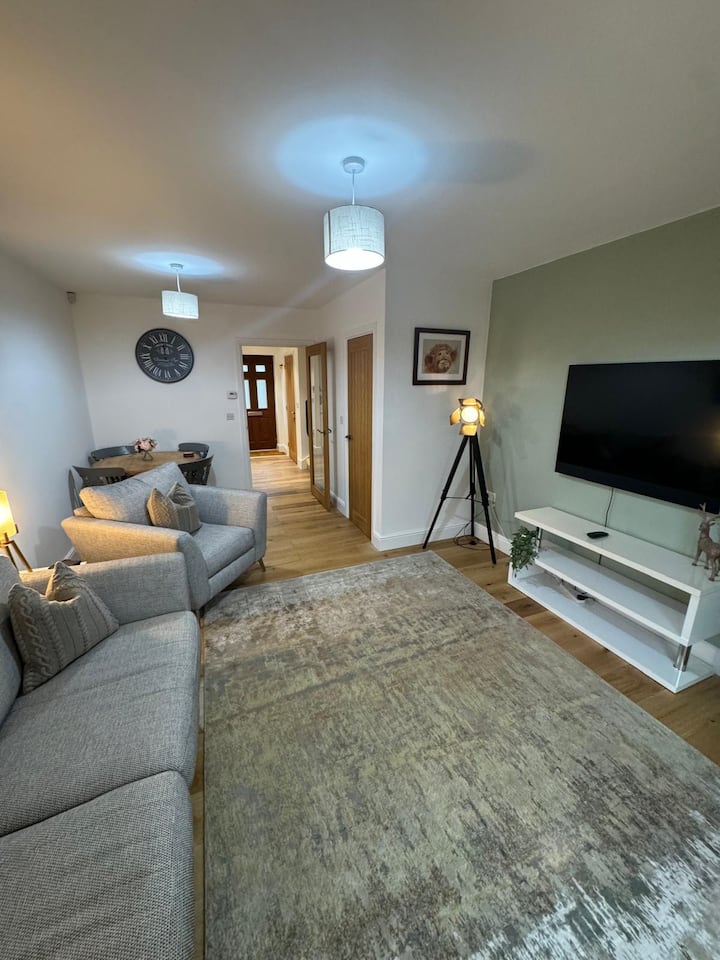 Butchers Court 2 Bed Sky Tv Northampton - 웰링버러