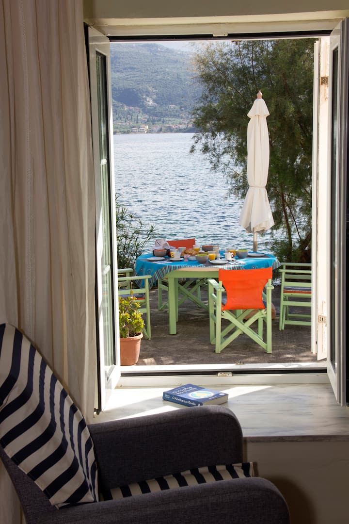 Πέτρινο σπίτι δίπλα στη θάλασσα "Valavani House" - Kreikka