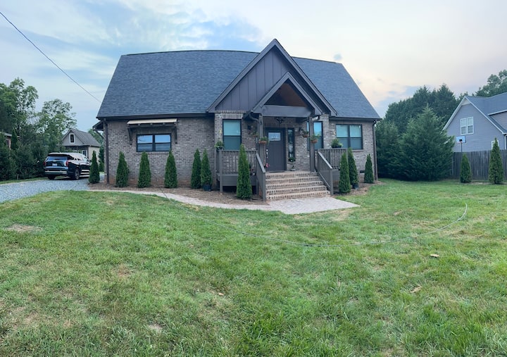 Beautiful Studio Apartment - Hickory, NC