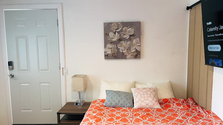 Ontario Apt Studio #1 Private Bathroom And Kitchen - Rancho Cucamonga, CA