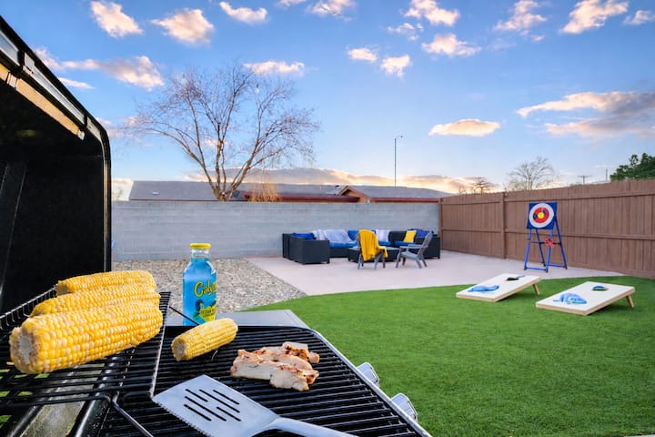Large House/2 Kings/fenced Yard/games/grill/dog Ok - Page, AZ