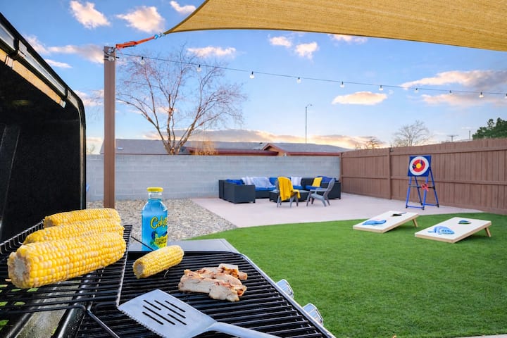 Large House/2 Kings/big Yard/games/grill/dogs Ok - Page, AZ