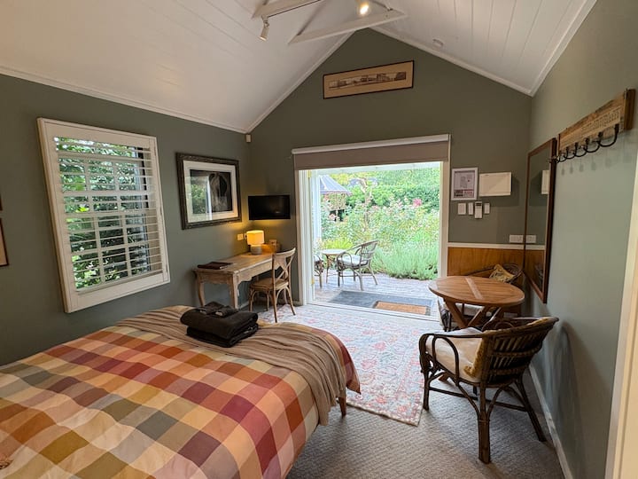 Brickyard Studio - Burradoo