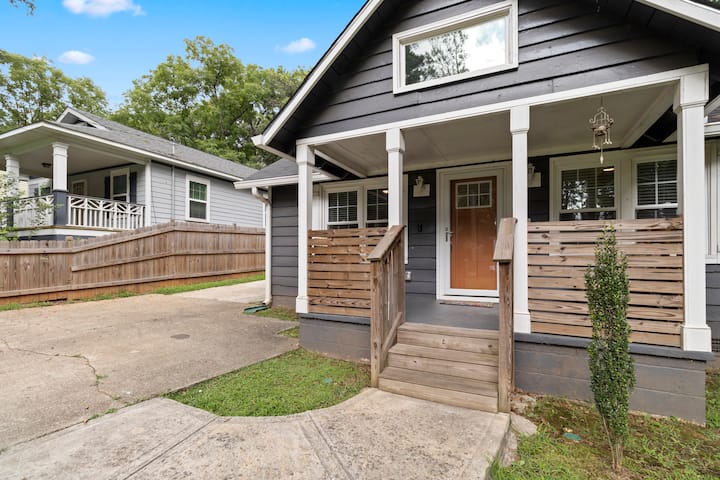 3 Br Home With Backyard - 5 Mins From Atl Airport - Hartsfield-Jackson Atlanta Airport (ATL)