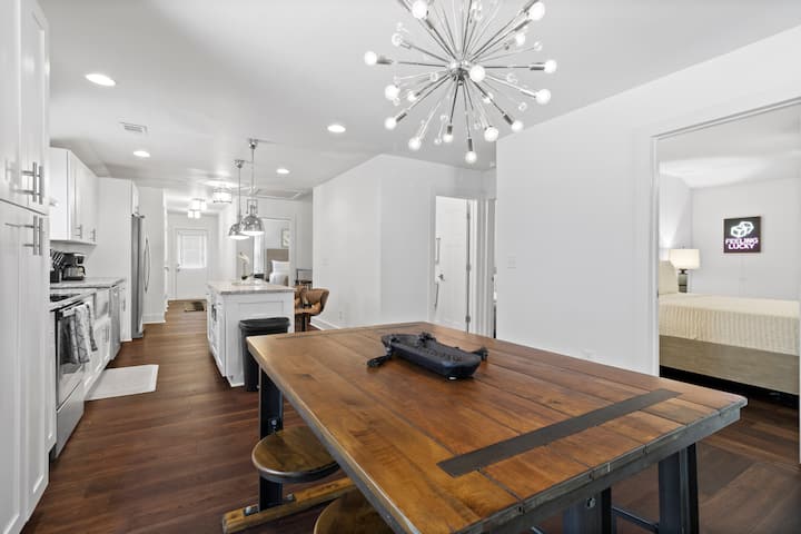 3 Br Home With Backyard - 5 Mins From Atl Airport - Atlanta, GA