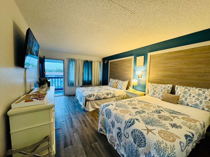 Relaxing Ozarks Stay | Sleeps 4 | No Cleaning Fee - Osage Beach, MO