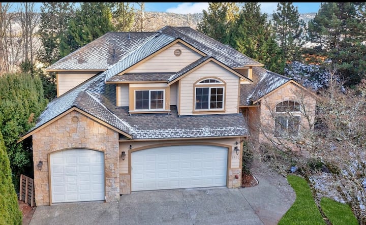 The Spacious Basement - Sammamish, WA
