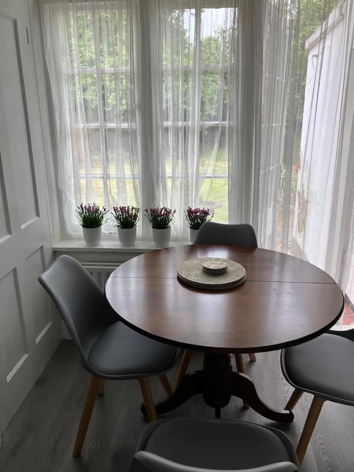 Comfy And Quiet, Private Room With A Garden View - Notting Hill