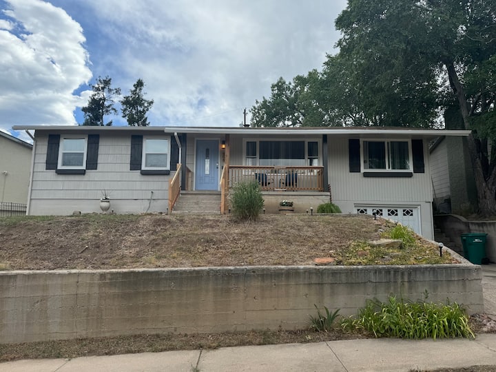 Mountain Cottage - Colorado Springs, CO