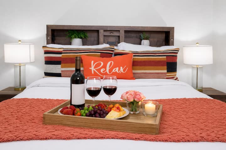 Private 1br Retreat | Parking | Pets Welcome - Bakersfield, CA
