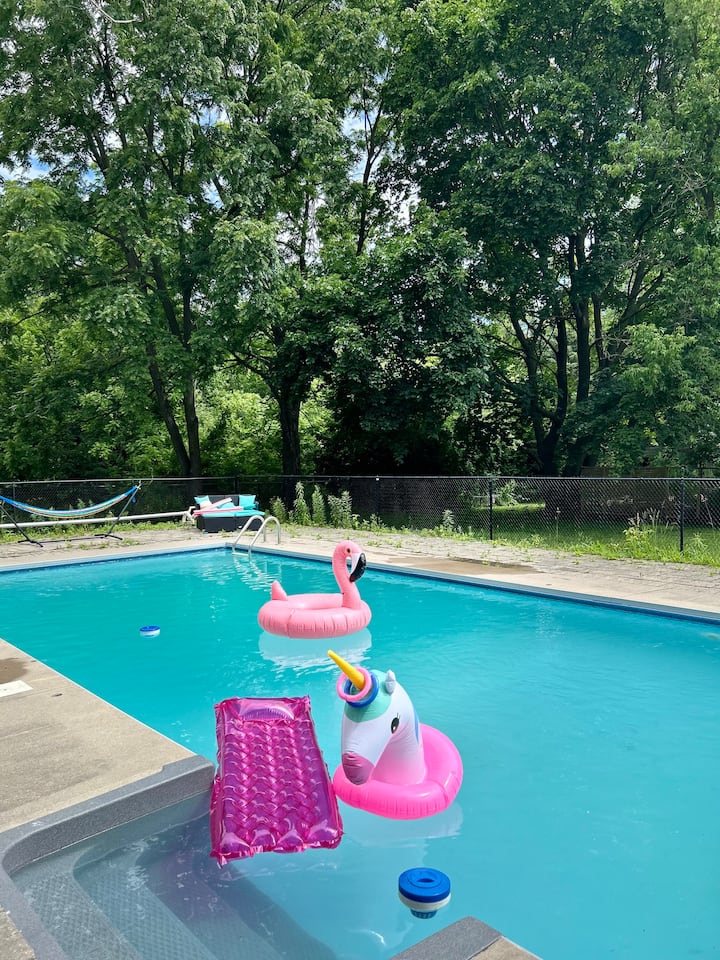 Pool&garden Oasis In Richmond Hill - Aurora