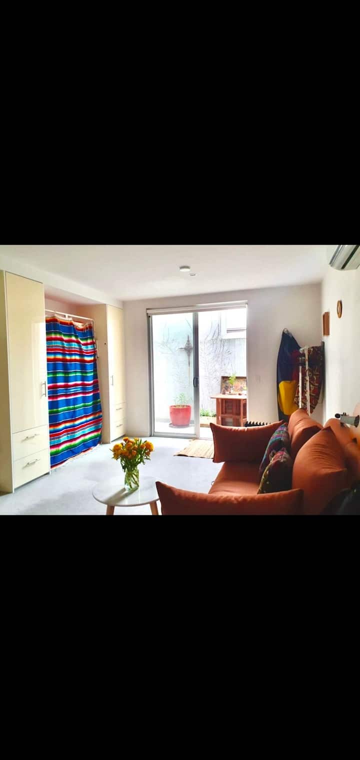 Comfy Studio-fabulous Location! - Melbourne