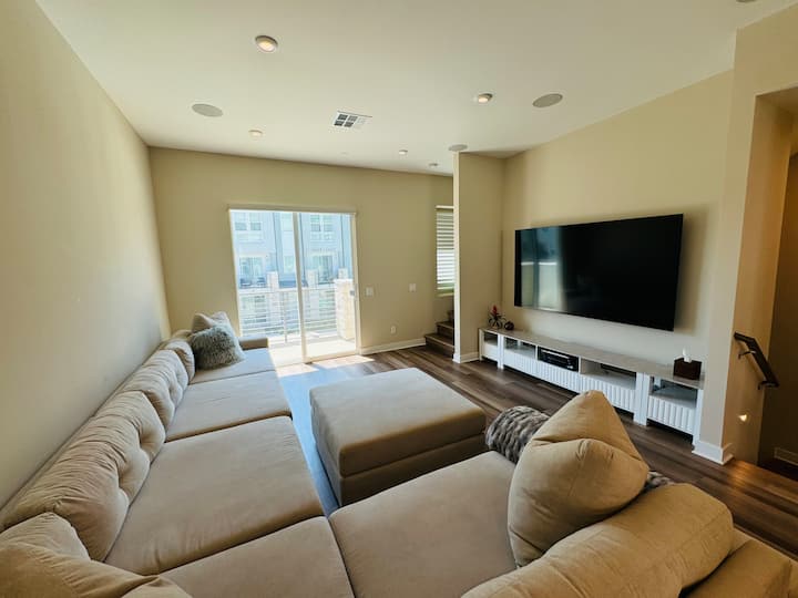 Resort-style Anaheim Retreat • Near Disney - Placentia