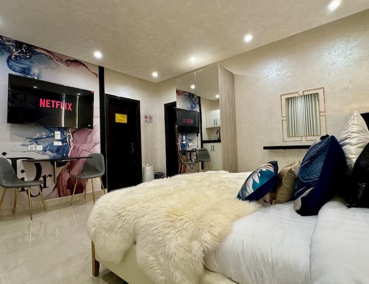 B8-dior-swimming Pool/game Room/jacuzzi/sauna/tv65 - Jeddah