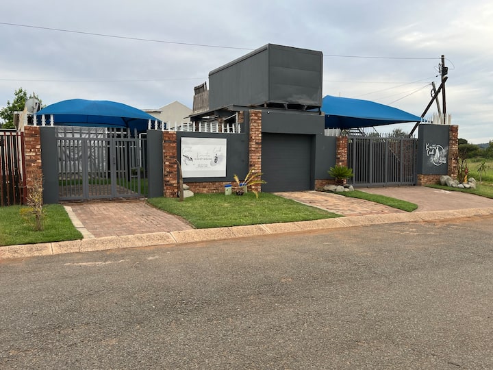 Kiewiets Cradle Guesthouse - Pretoria