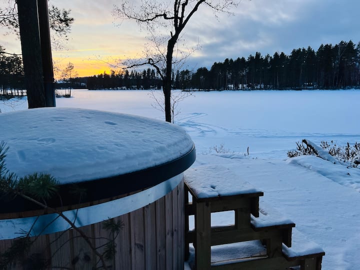 Sunset Lakefront Old-growth Forest Guesthouse - Finland