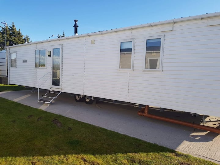 Five Star Caravan - Towyn