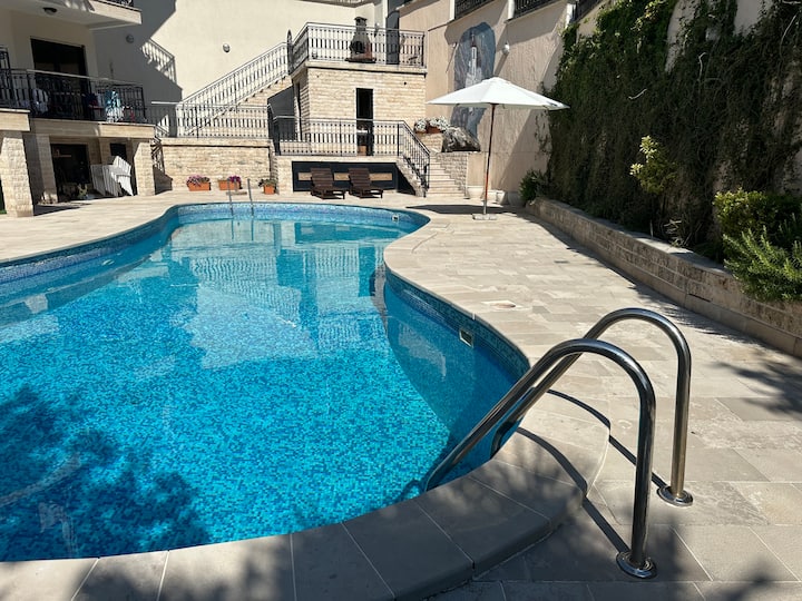 3br Apartment With Free Pool And Parking Dobrota - Kotor