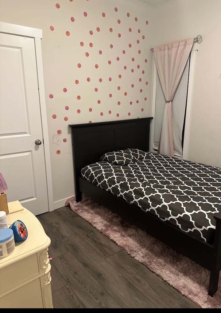 For A Warm And Short Stay - Simcoe