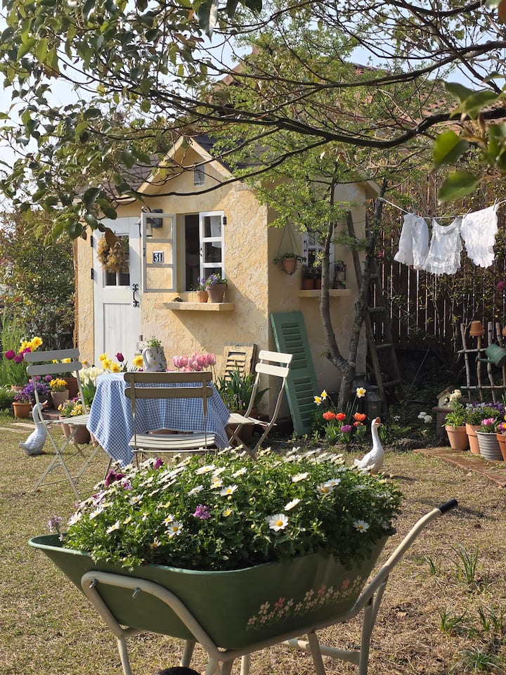 <노늘> 제주의 작은 마을 속 동화같은 집 (야외 벽난로,노천탕,아름다운 정원,오션 뷰) - 제주시