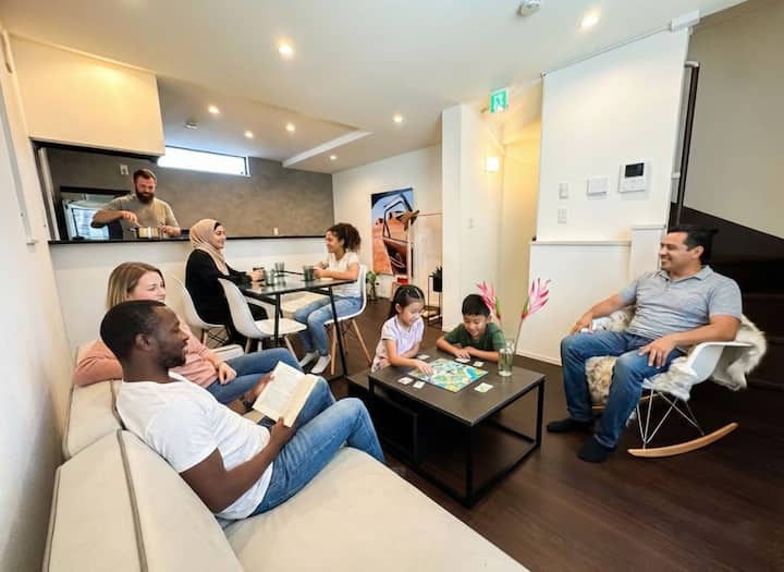 【池袋,渋谷,新宿エリア】駅徒歩5分/池袋まで電車で2分/8人/3寝室/75㎡/モダンアートな家 - Tokyo