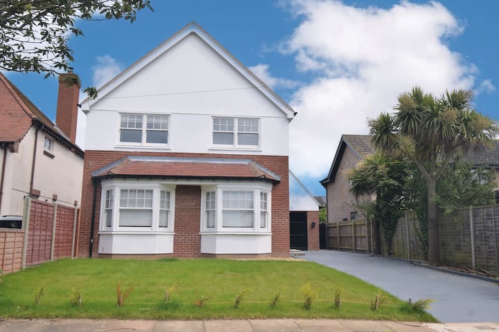 Upper Avenue Gem - Walton-on-the-Naze